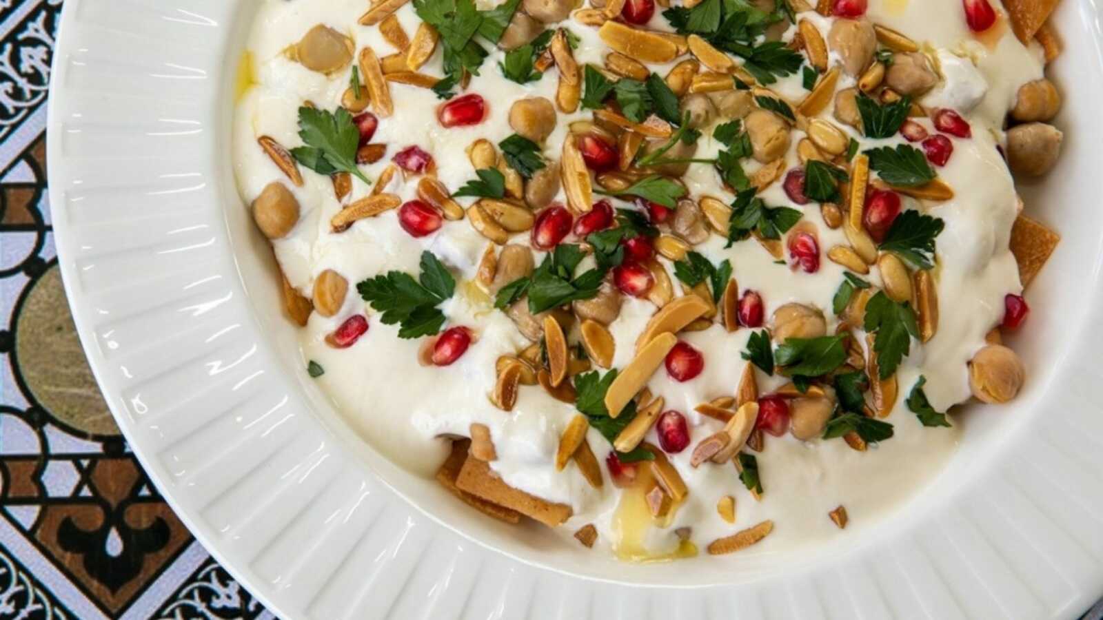 Crunchy Lebanese Chickpea Fatteh For Ramadan – Love What Matters