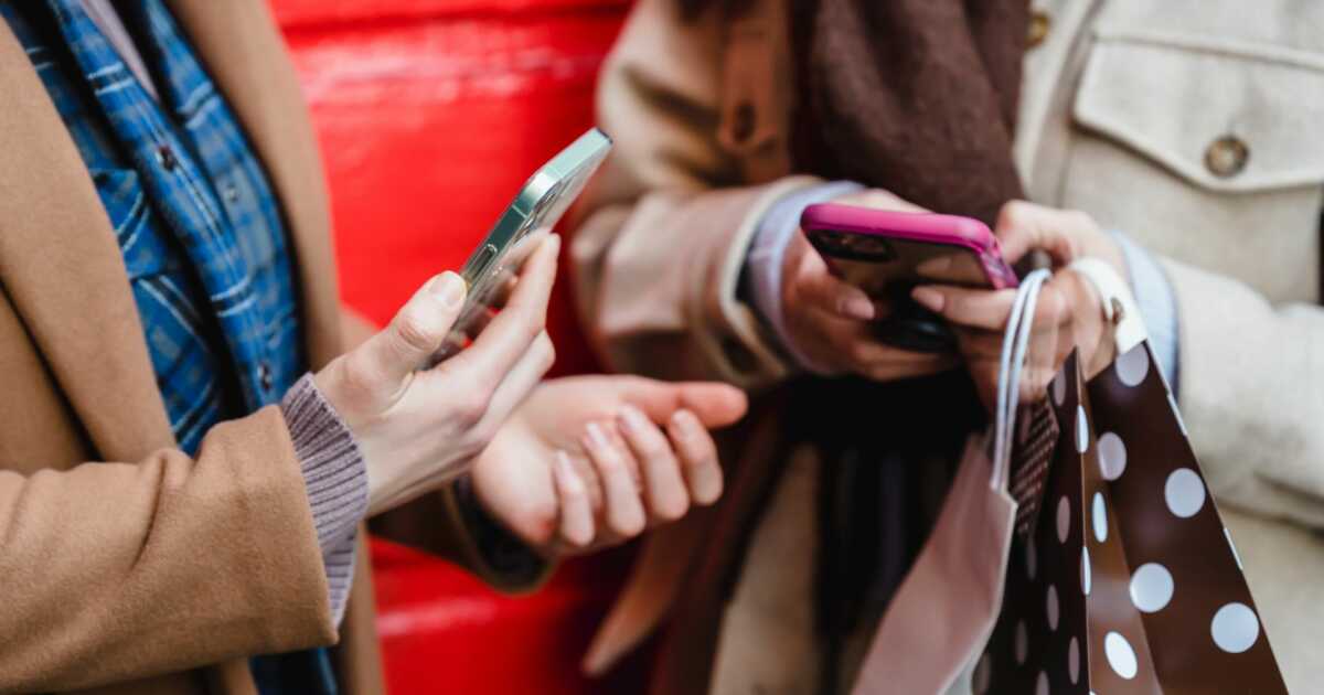 5 Ways To Break The Cycle Of Phone Addiction – Love What Matters